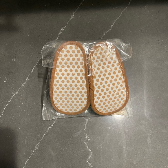 Shoes | Brand New In Packaging Gender Neutral Baby Moccasins Size 1218 ...